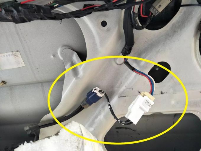 The installation of 10 Series of TOYOTA ALPHARD